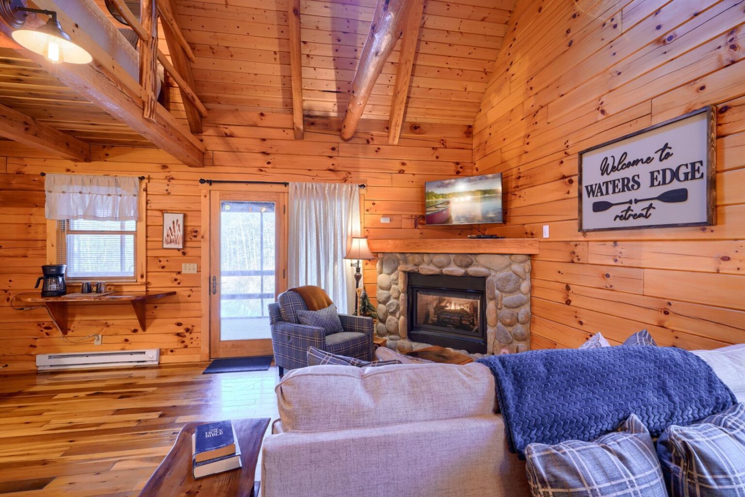 Water's Edge Cabin - Hocking Hills Cabin Rentals by Buffalo Cabins & Lodges