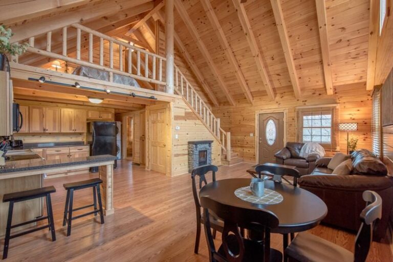 Buck Ridge Cabin - Hocking Hills Cabin Rentals by Buffalo Cabins & Lodges