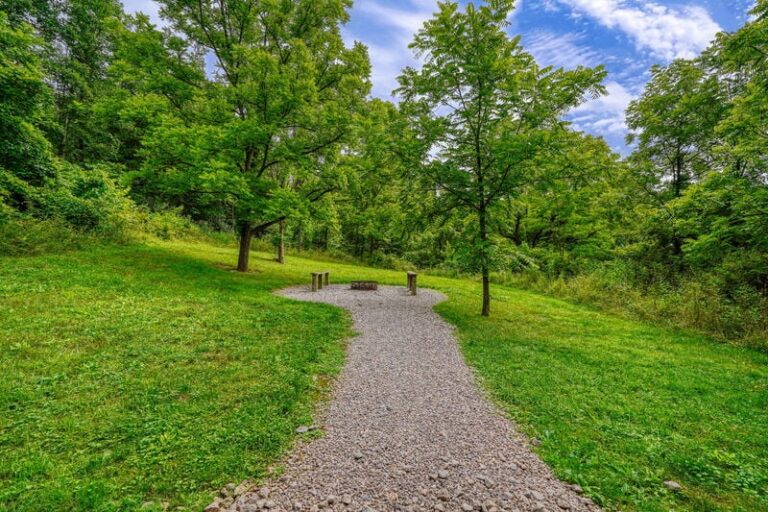 Little Chief Cabin - Hocking Hills Cabin Rentals by Buffalo Cabins & Lodges