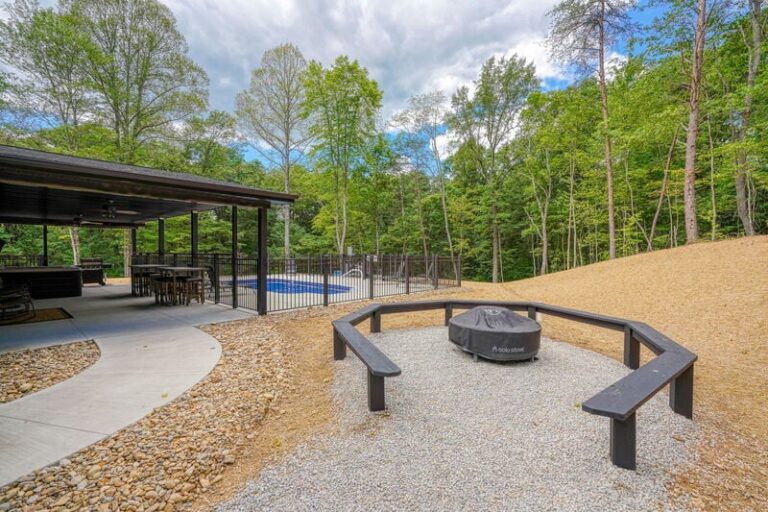 Coal Mine Ridge - Hocking Hills Cabin Rentals by Buffalo Cabins & Lodges