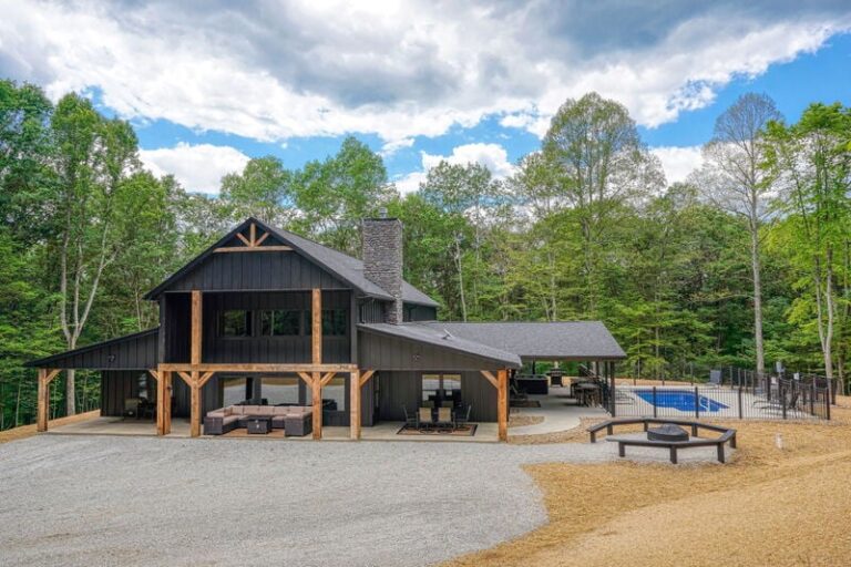 Coal Mine Ridge - Hocking Hills Cabin Rentals by Buffalo Cabins & Lodges